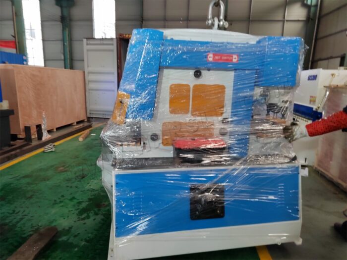 Lebanon-WE67K-220T3200 4+1 Axis DA-53T CNC Press Brake | HARSLE