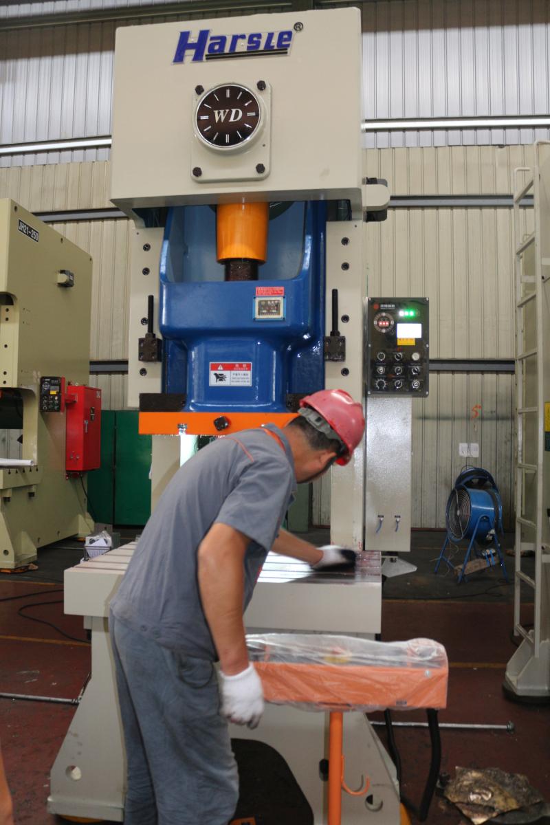 What Is the Environmental Impact of Punching Machines? | HARSLE