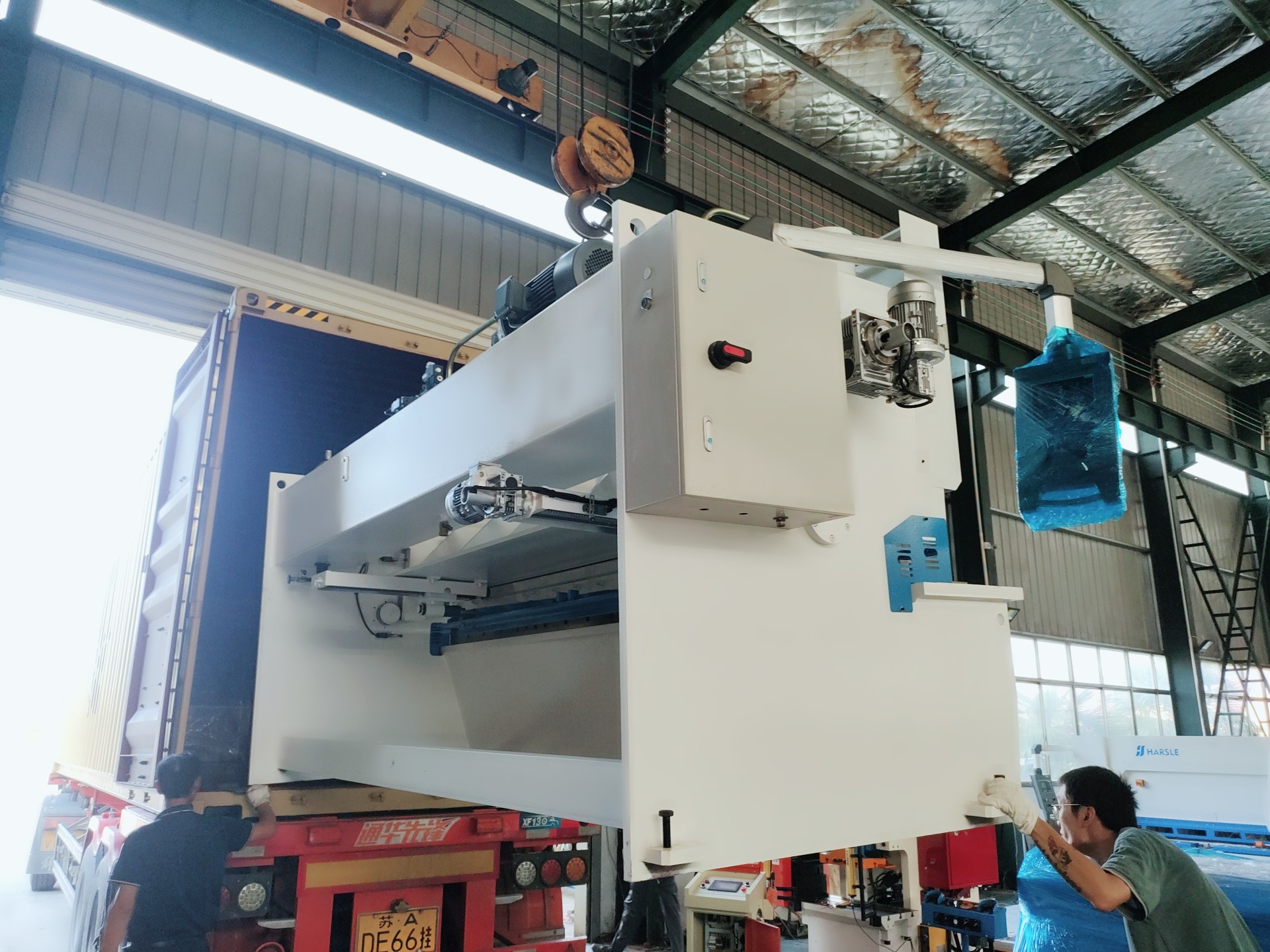 Lebanon-WE67K-200T3200 CNC Press Brake | HARSLE